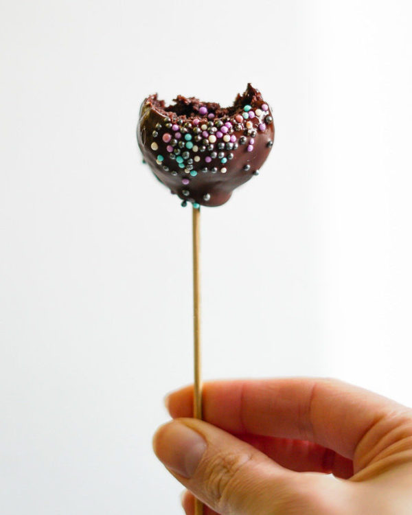 Vegan Cake Pop Recipe - The Edgy Veg