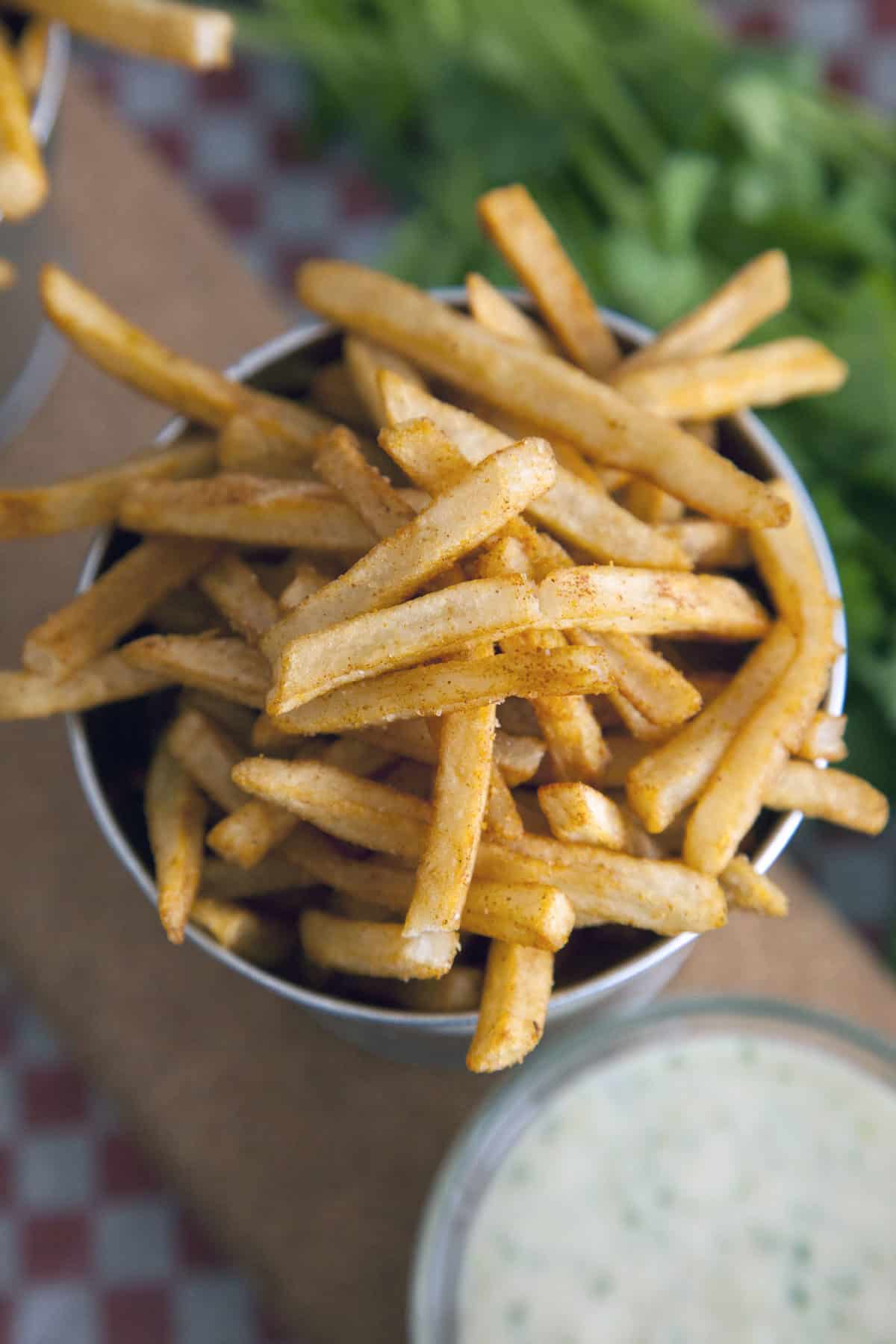 Curry Fries With Coconut Lime Dip | EASY VEGAN MUNCHIES - The Edgy Veg