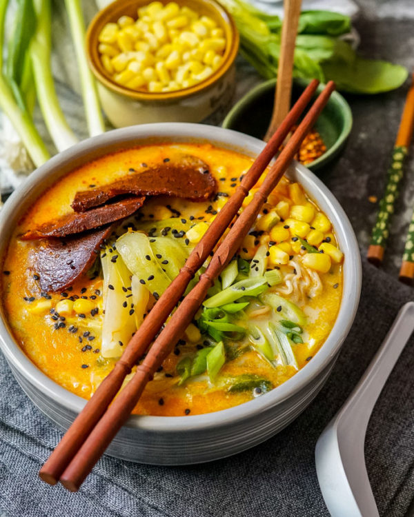 Vegan Instant Ramen (Under 15 Mins) - The Edgy Veg